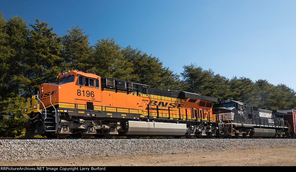 BNSF 8196